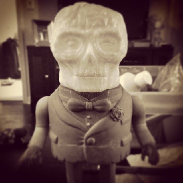 What the… Dapper Cadaver?!? Splurrt's "The Walking Cadavers" evolve into "Uncle Steve ...